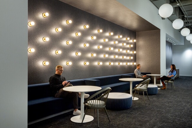 JLL - Dallas Commercial Listings & Brokers | LoopNet