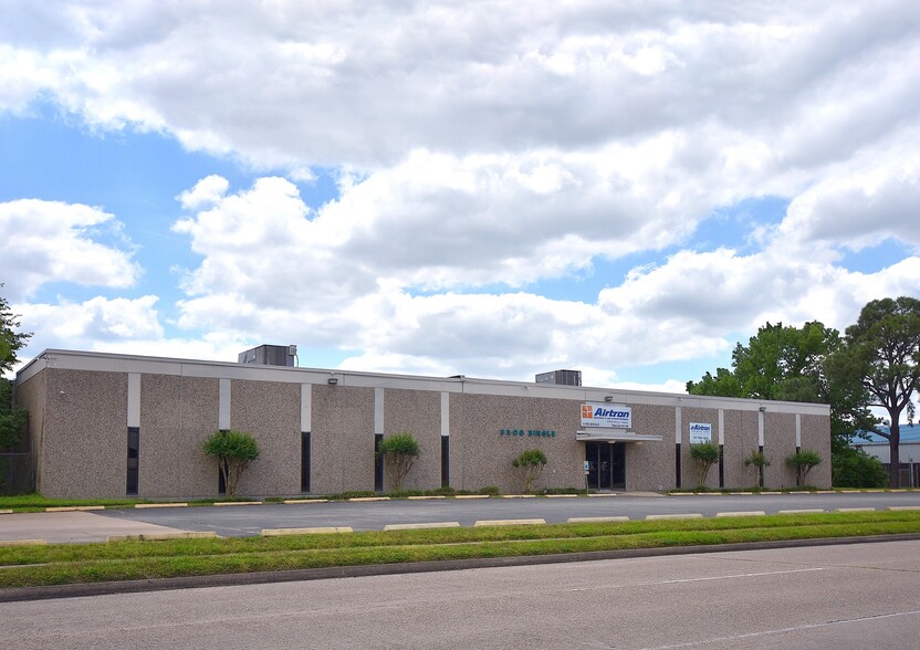 3300 Bingle Rd, Houston, TX 77055 | LoopNet