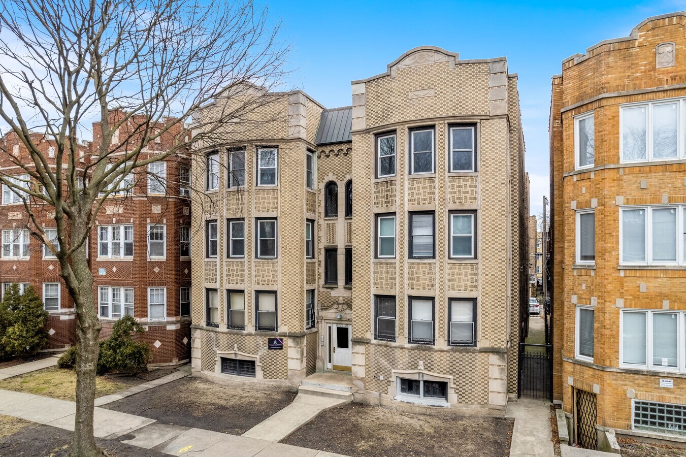 8229 S Maryland Ave, Chicago, IL 60619 | LoopNet