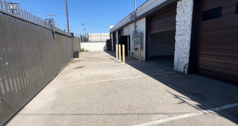 15100 Keswick St, Van Nuys, CA 91405 - Industrial for Sale | LoopNet