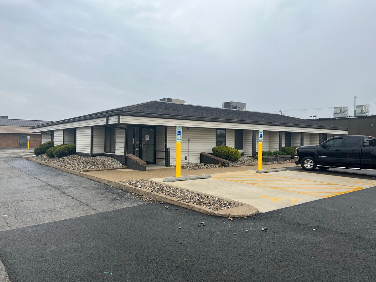 2975 N Water St, Decatur, IL 62526 | LoopNet