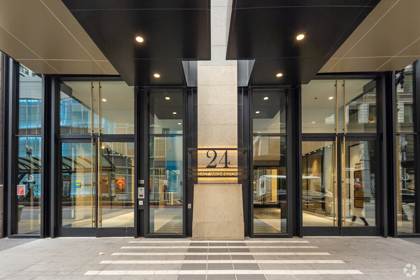 24 E Washington St, Chicago, IL 60602 - Industrious Millennium Park | LoopNet