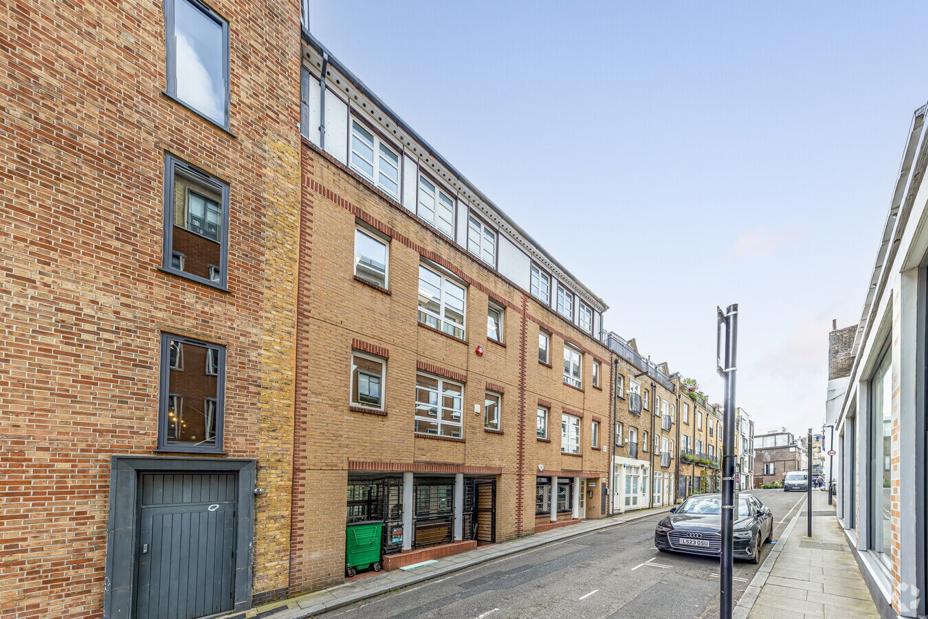 2-3 North Mews, London, WC1N 2JP | LoopNet