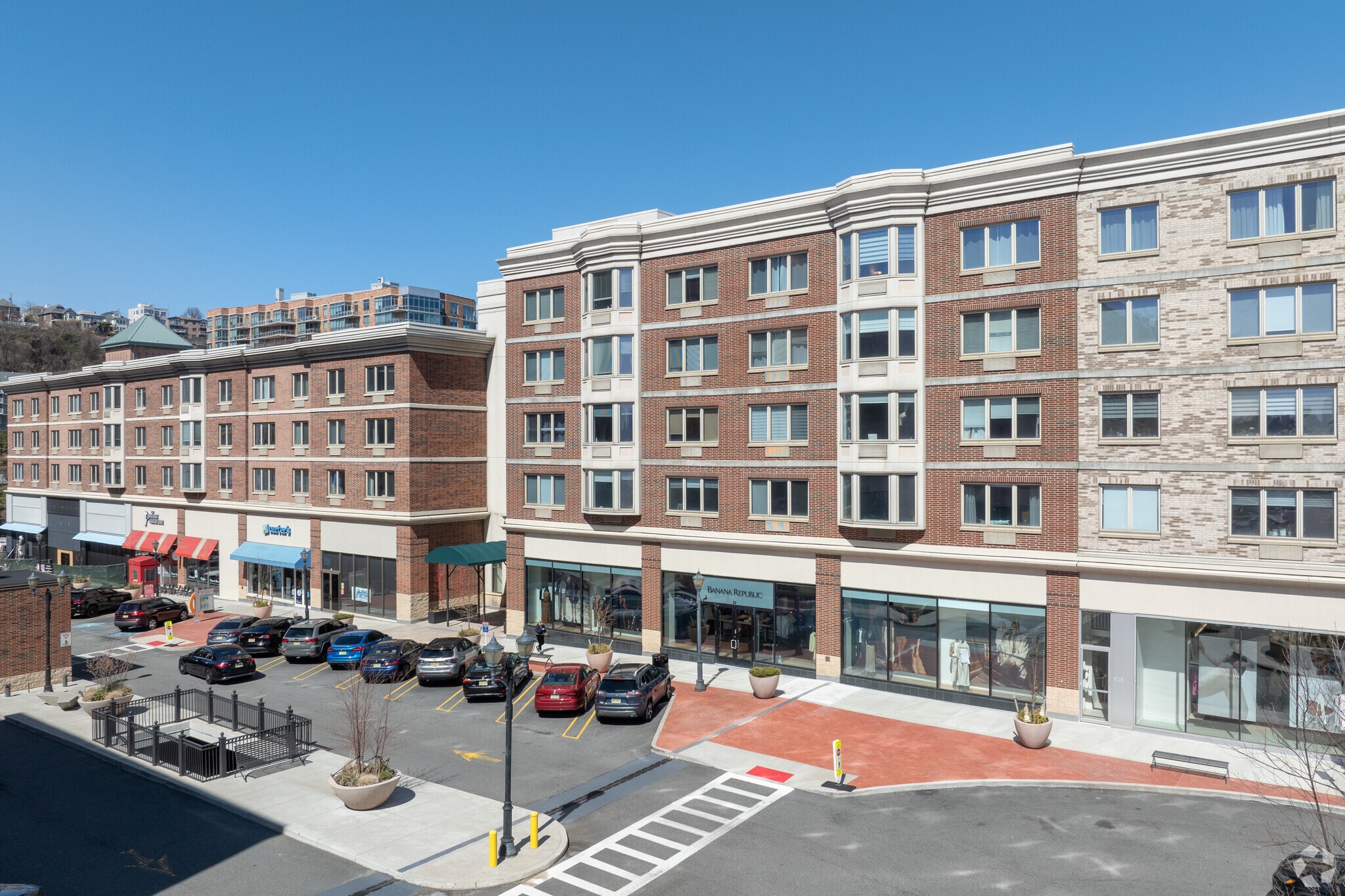 225 River Rd, Edgewater, NJ 07020 - City Place at the Promenade | LoopNet