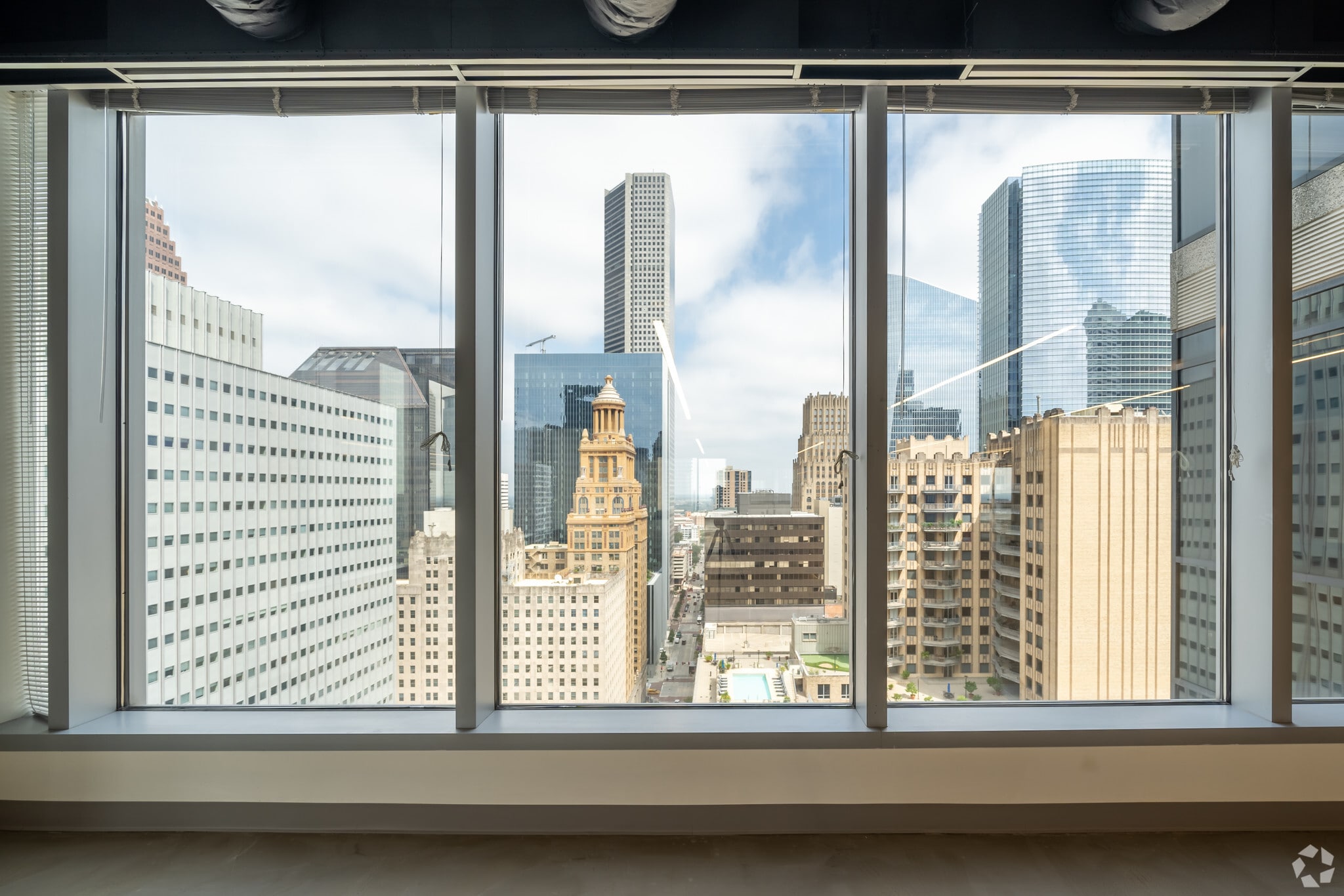 1000 Main St, Houston, TX 77002 - 1000 Main | LoopNet