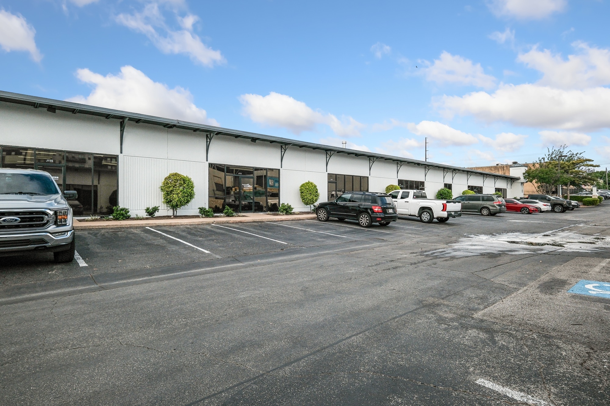 5555 N Lamar Blvd, Austin, TX 78751 - Lamar Business Park | LoopNet