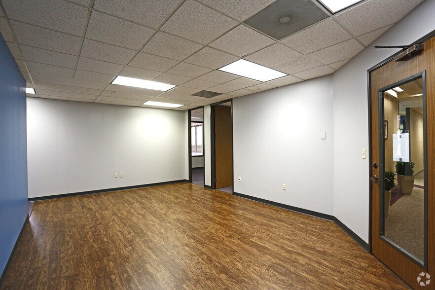 2080 N State Highway 360, Grand Prairie, TX, 75050 - Office/Residential ...