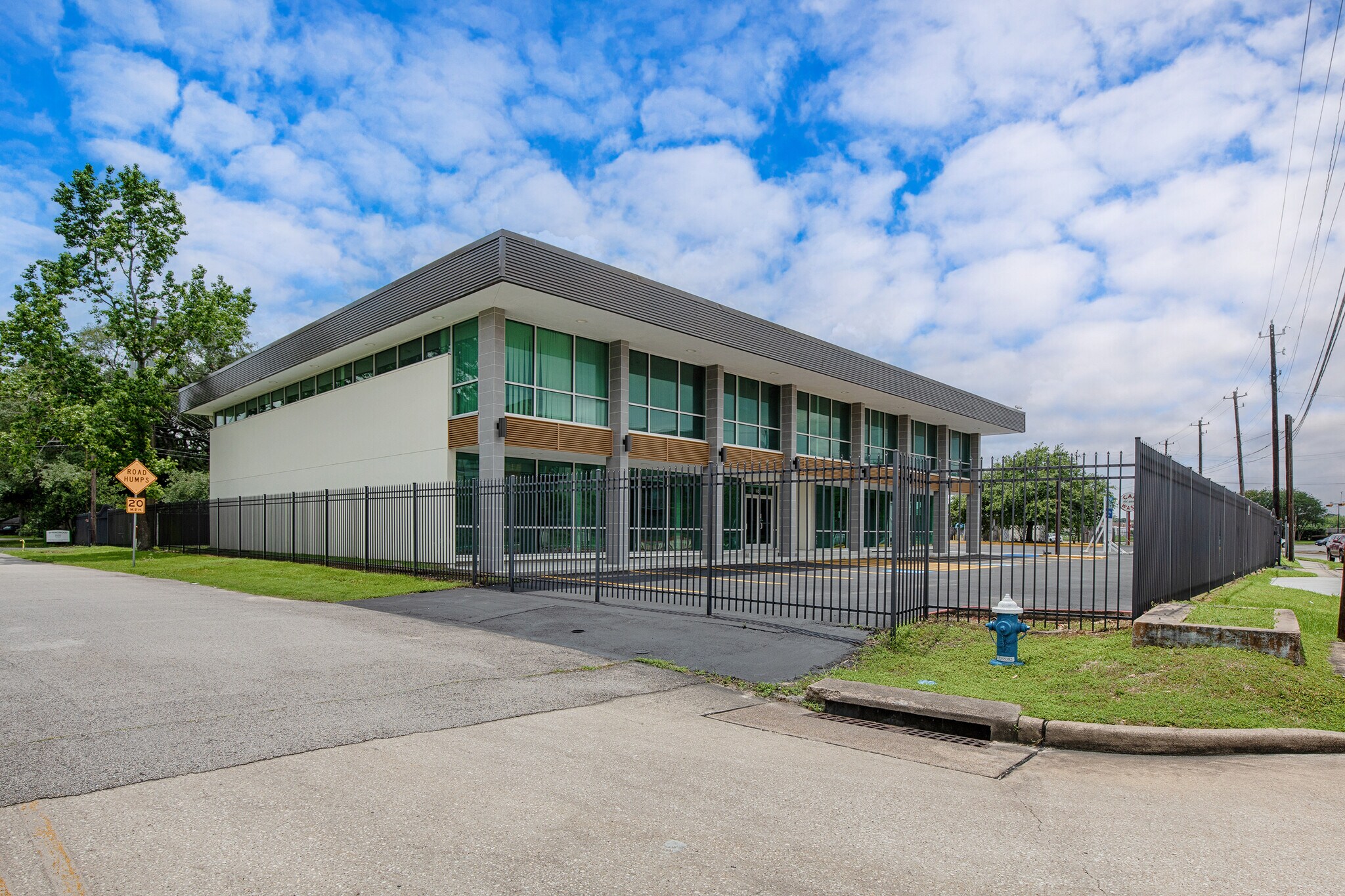 8845 Long Point Rd, Houston, TX 77055 - Retail for Lease | LoopNet